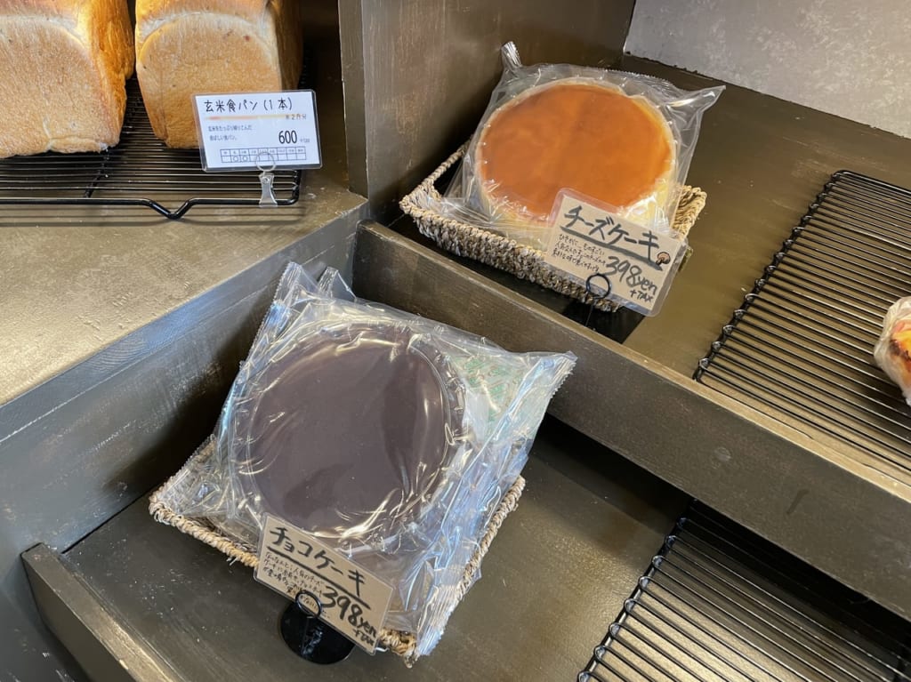 【東大阪市】焼き立てパンが人気の『at ease(アットイーズ)』が、徳庵駅前に移転していました♪ | 号外NET 東大阪市